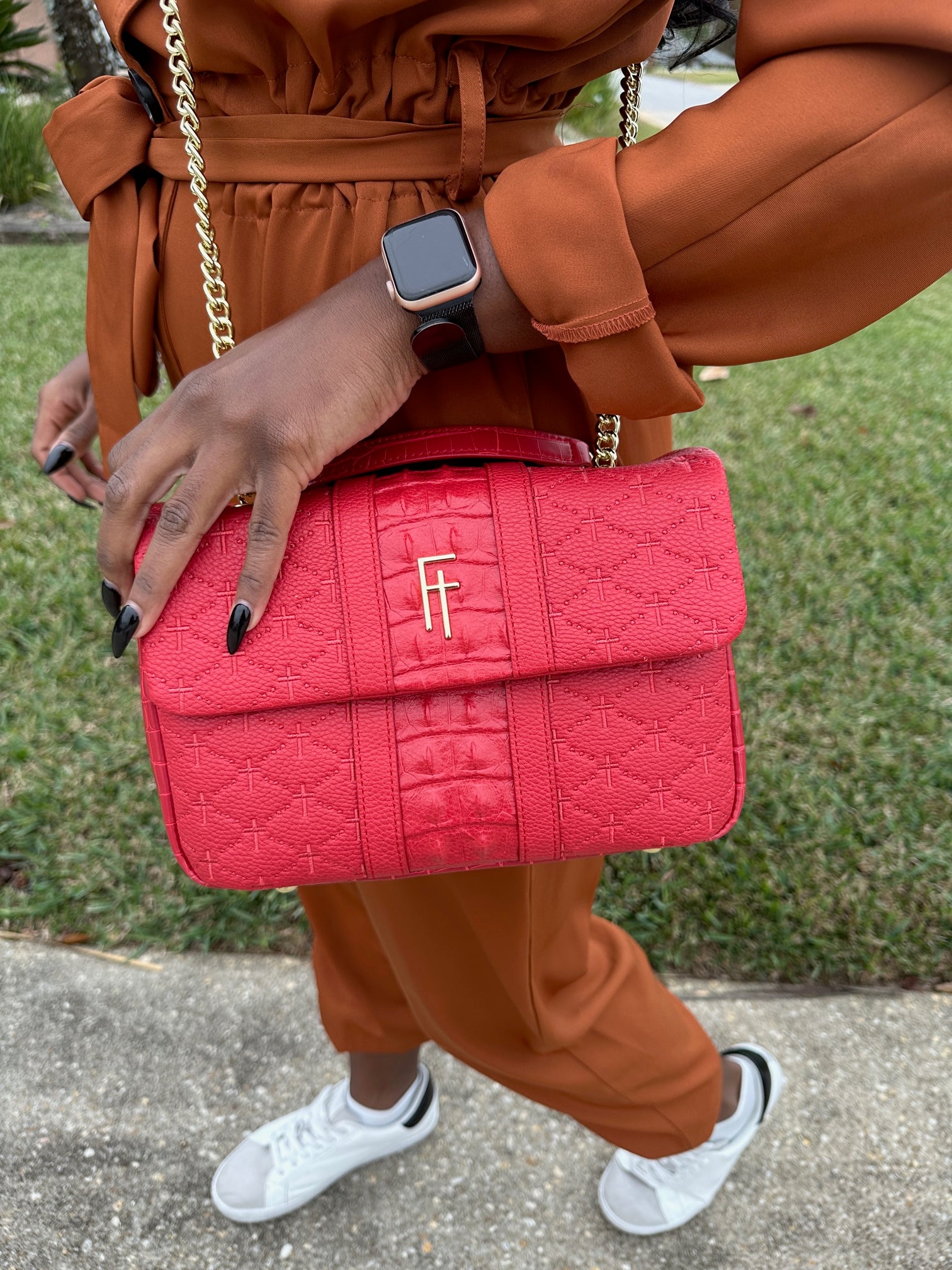 MEDIUM FLAP BAG - RED – Faithimony
